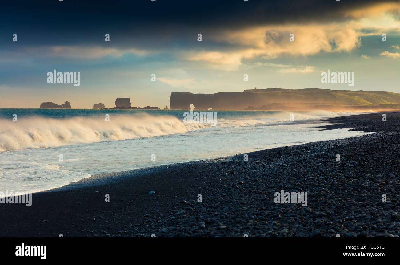 Iceland wave hi-res stock photography and images - Alamy