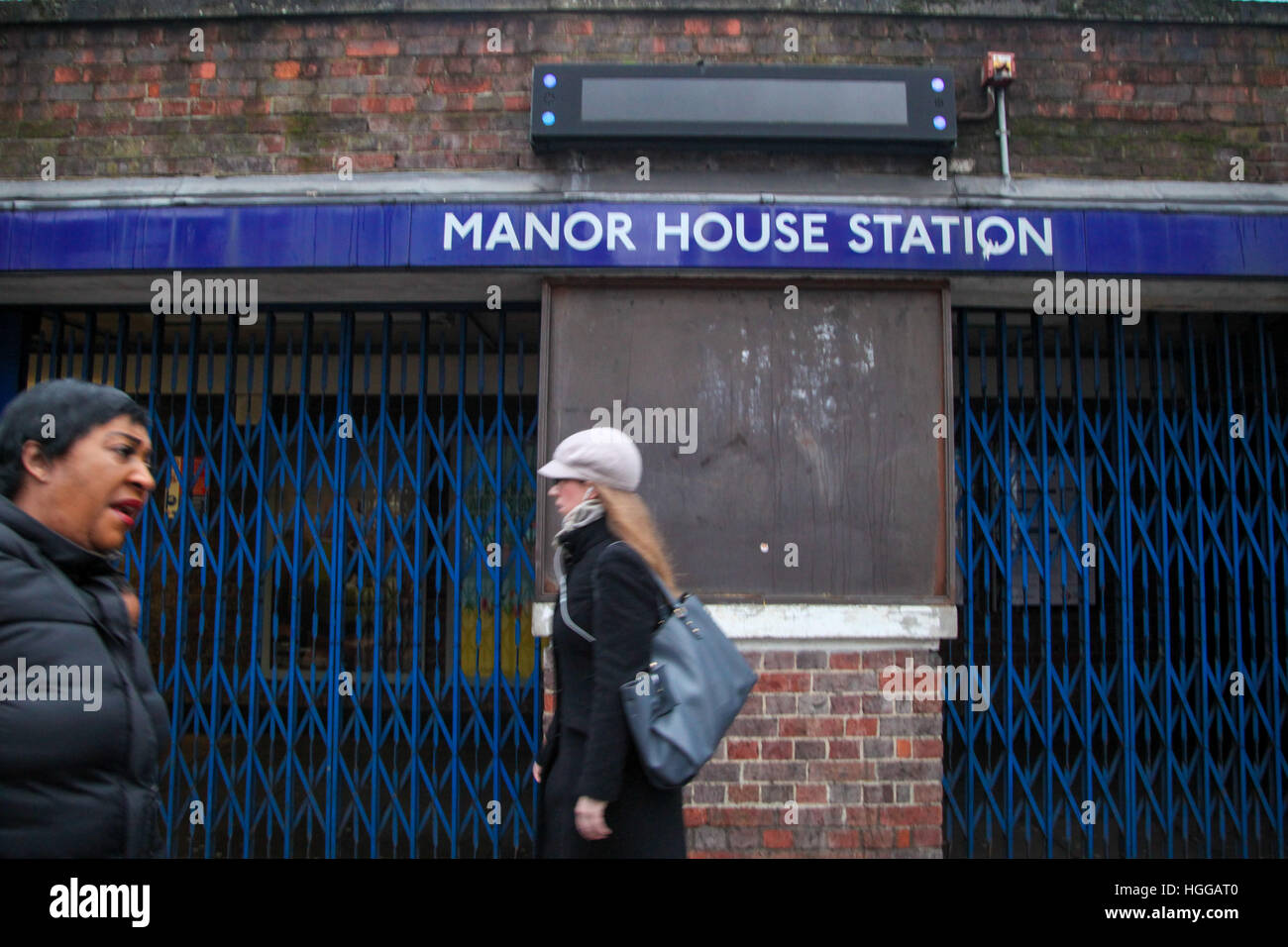 Manor house tube station hi-res stock photography and images - Alamy