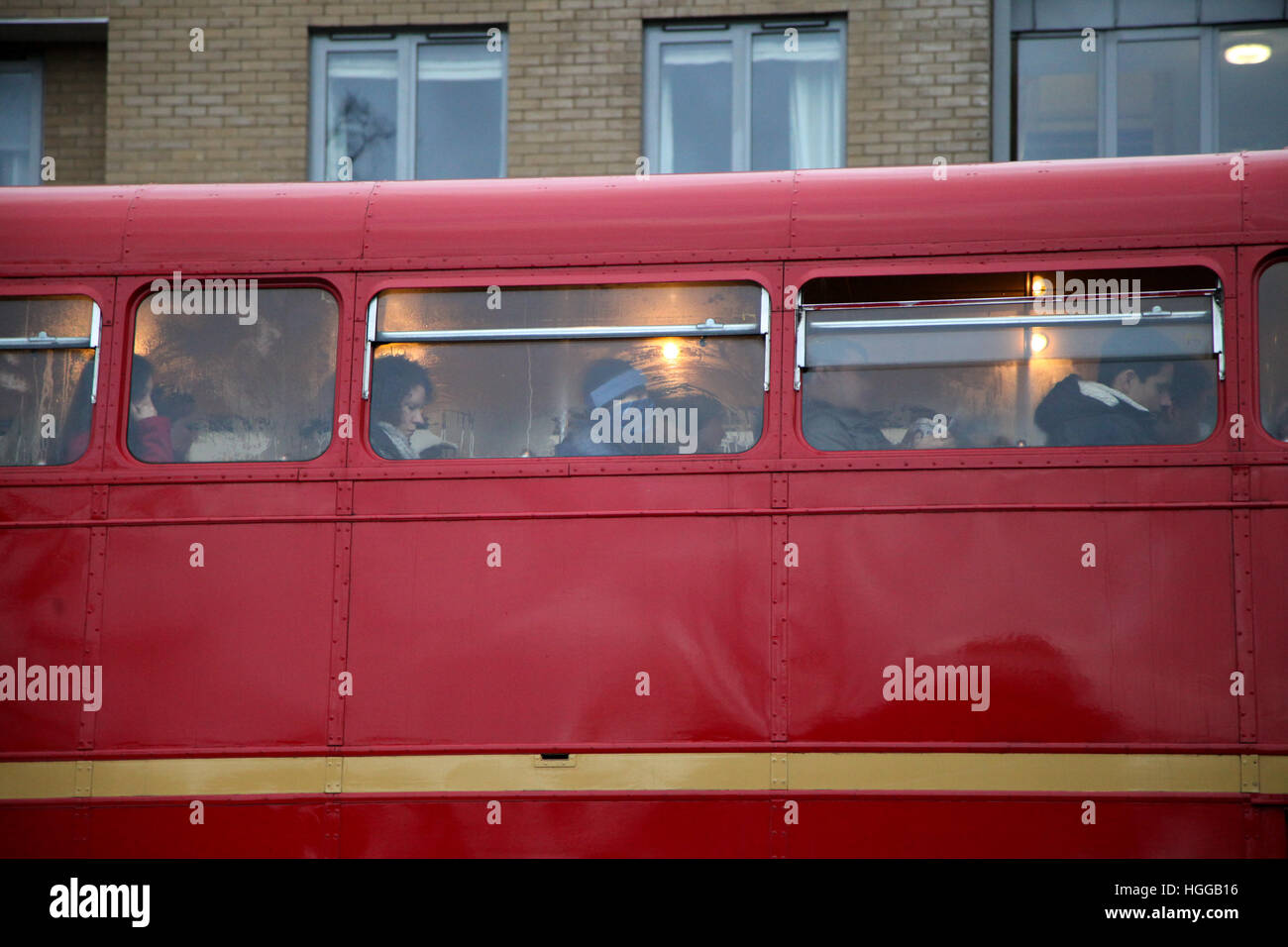 Overcrowded bus uk hi-res stock photography and images - Alamy
