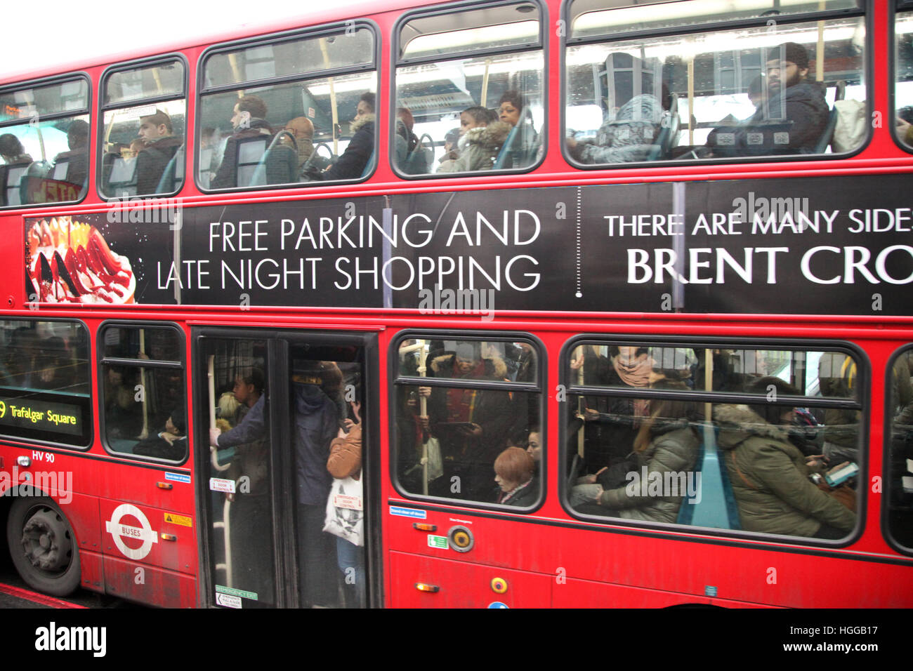 Finsbury Park, North London, UK. 9th Jan, 2017. Overcrowded buses. The ...