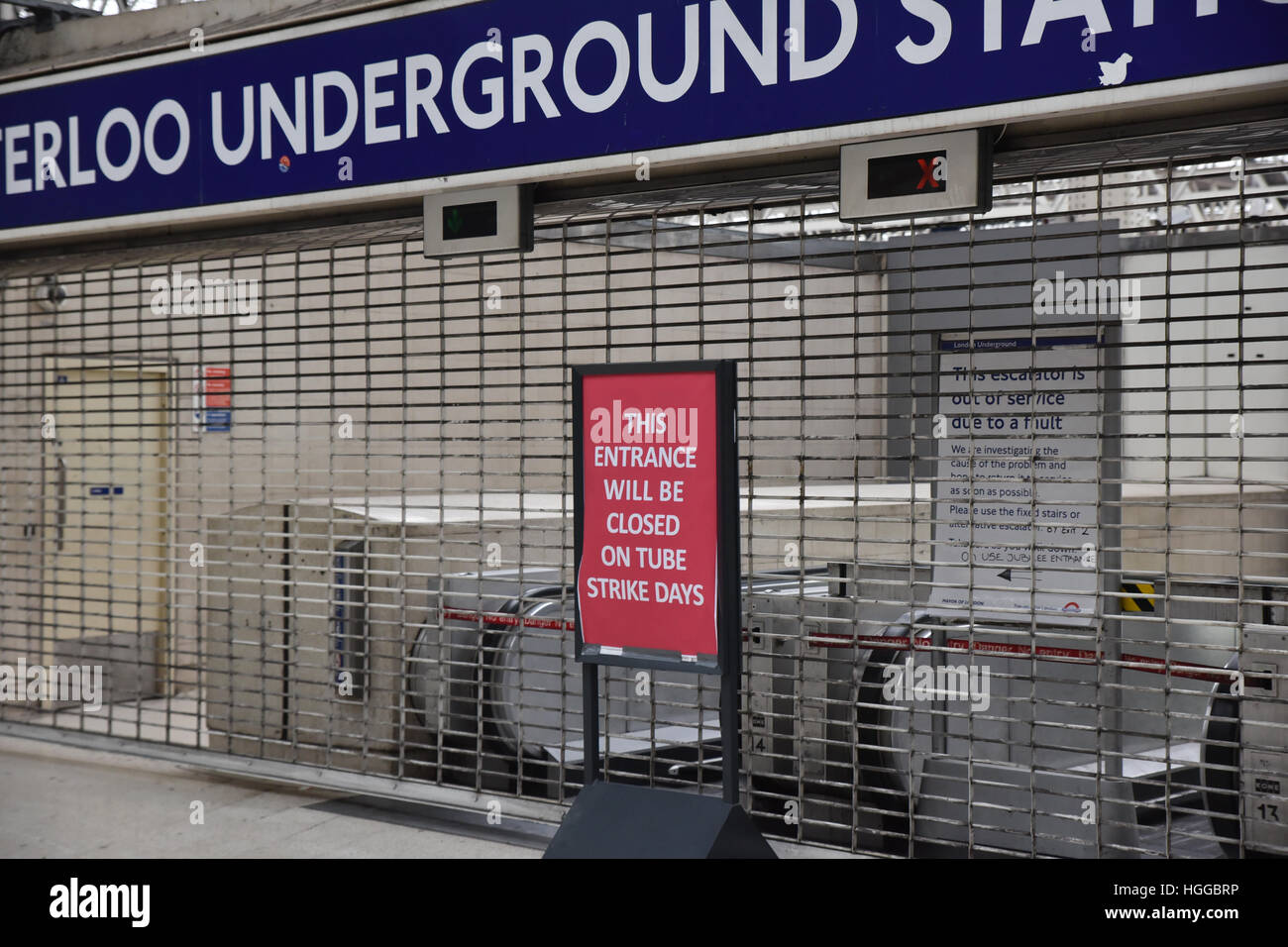 Closed ticket office tfl hi-res stock photography and images - Alamy