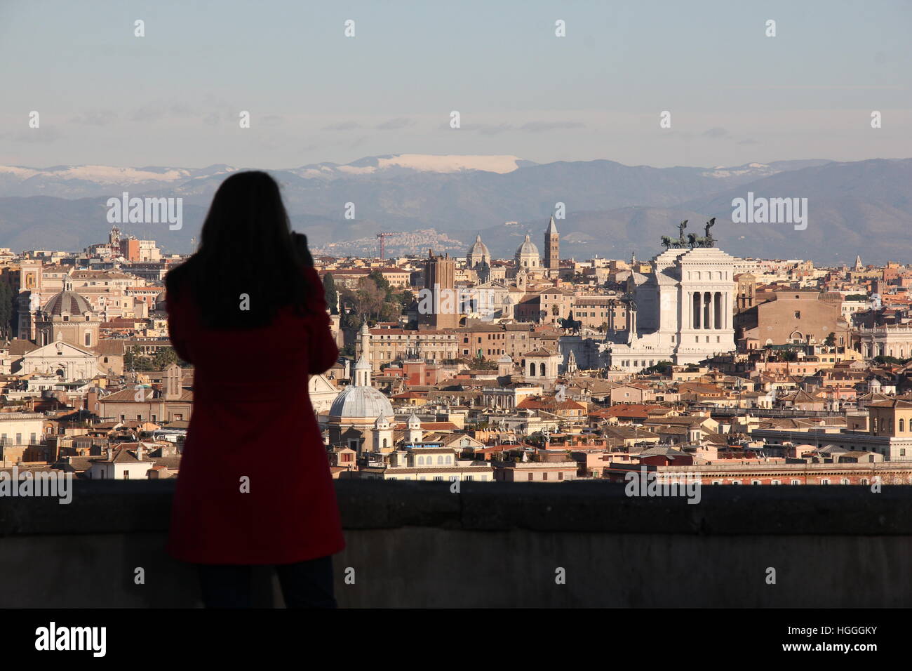 Rome, Italy. 9th January, 2017. Freezing temperatures hit the Italian ...