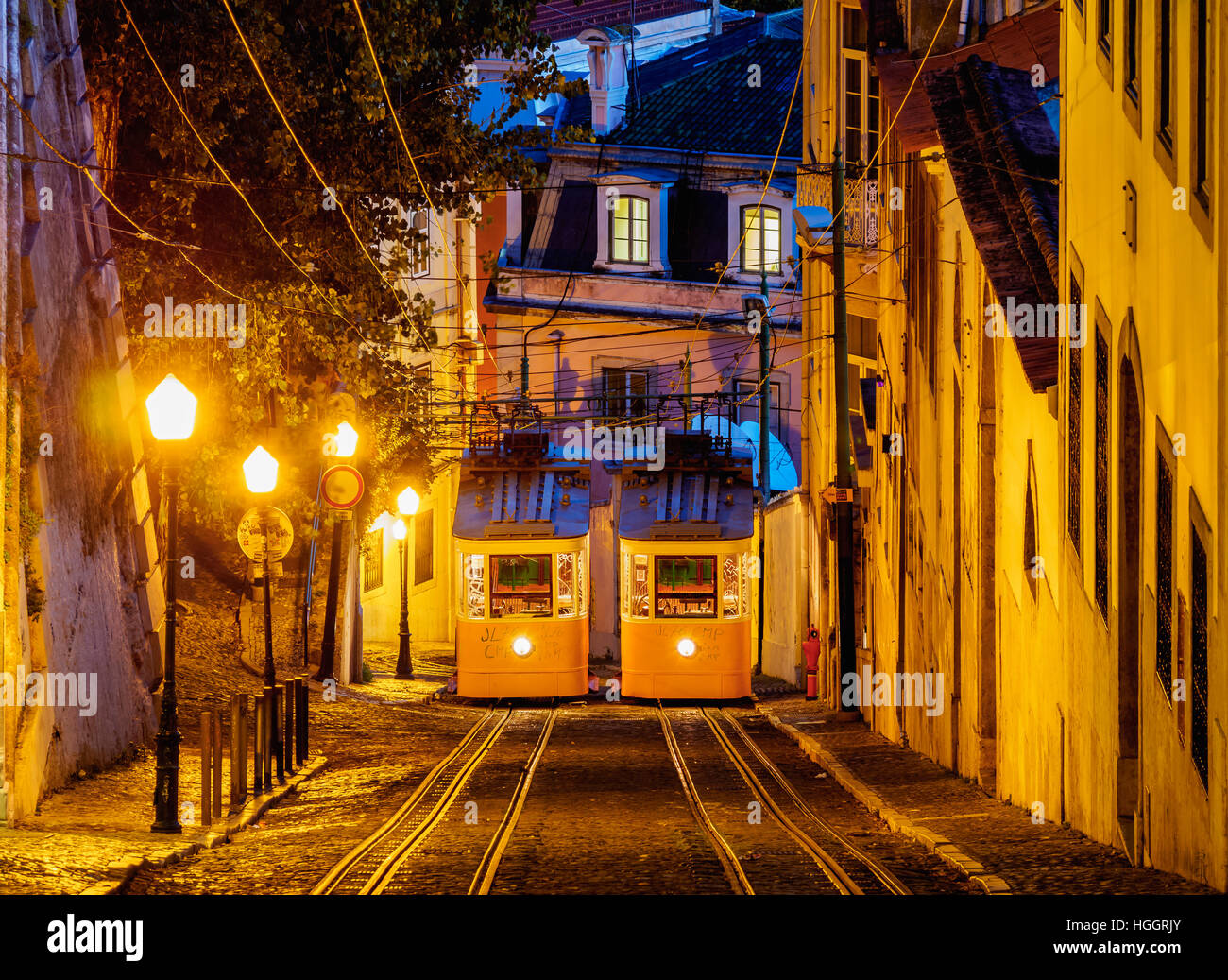 Portugal lisbon gloria funicular hi-res stock photography and images ...