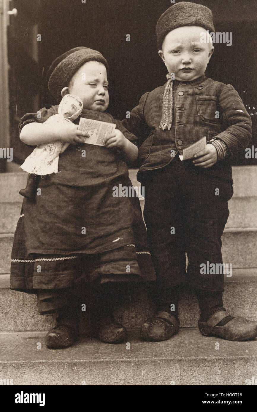 1913 children hi-res stock photography and images - Alamy