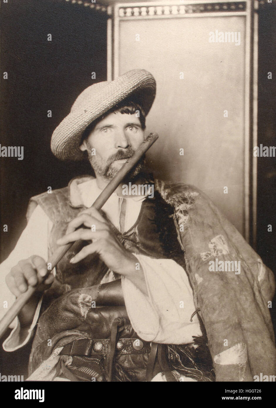 Portrait of Romanian piper - Ellis Island Immigration Station 1902-1913 ...