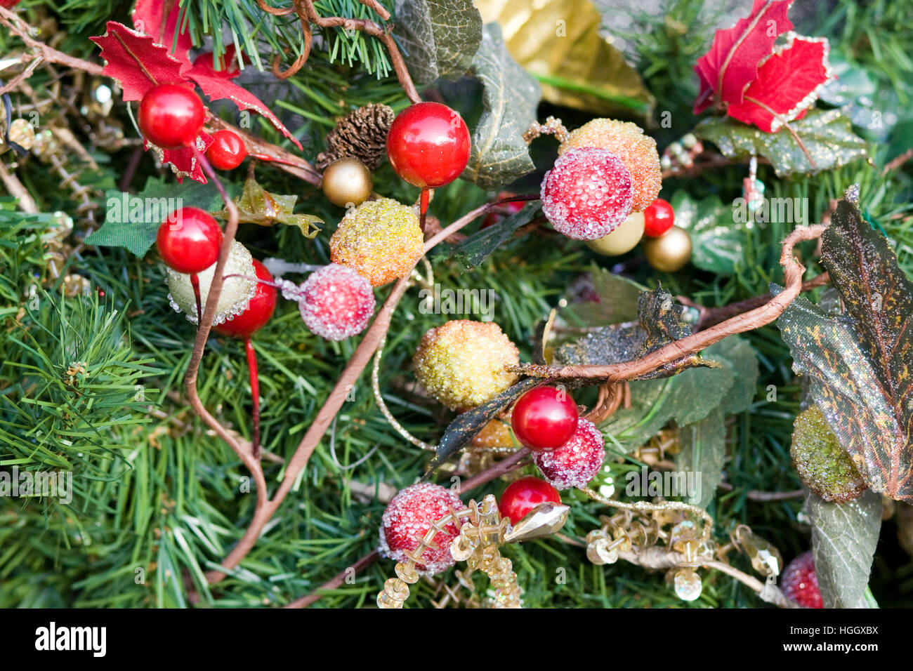 Holly berry decorations hi-res stock photography and images - Alamy