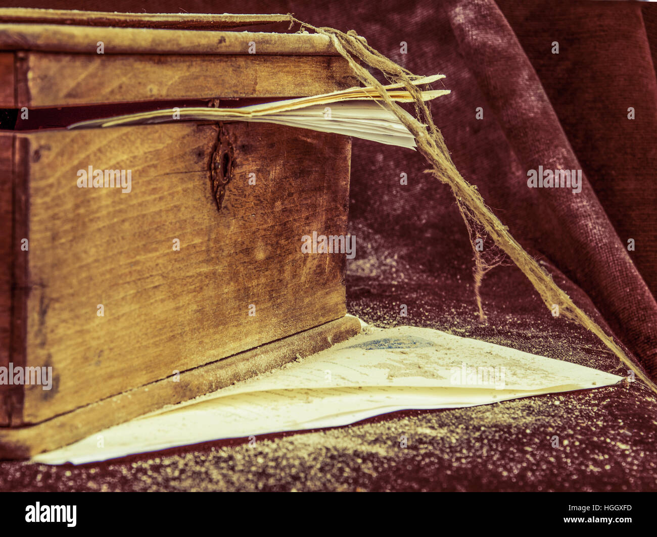 Mystery box hi-res stock photography and images - Alamy