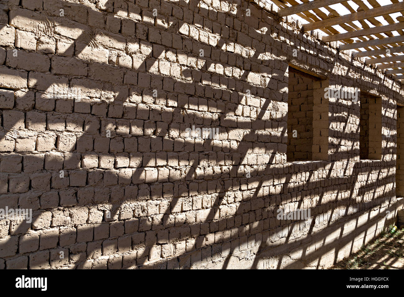 Mud brick home hi-res stock photography and images - Alamy