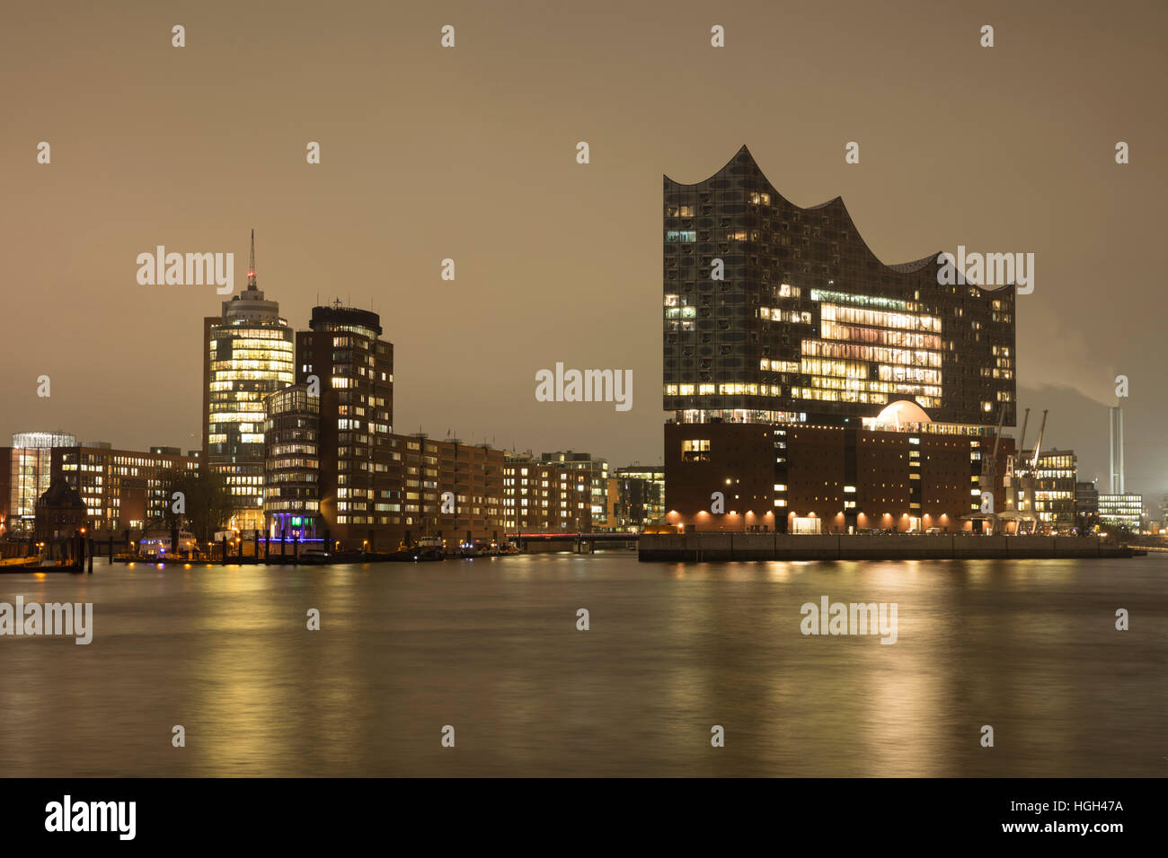View of HafenCity, Elbe Philharmonic Hall, night scene, Hamburg ...