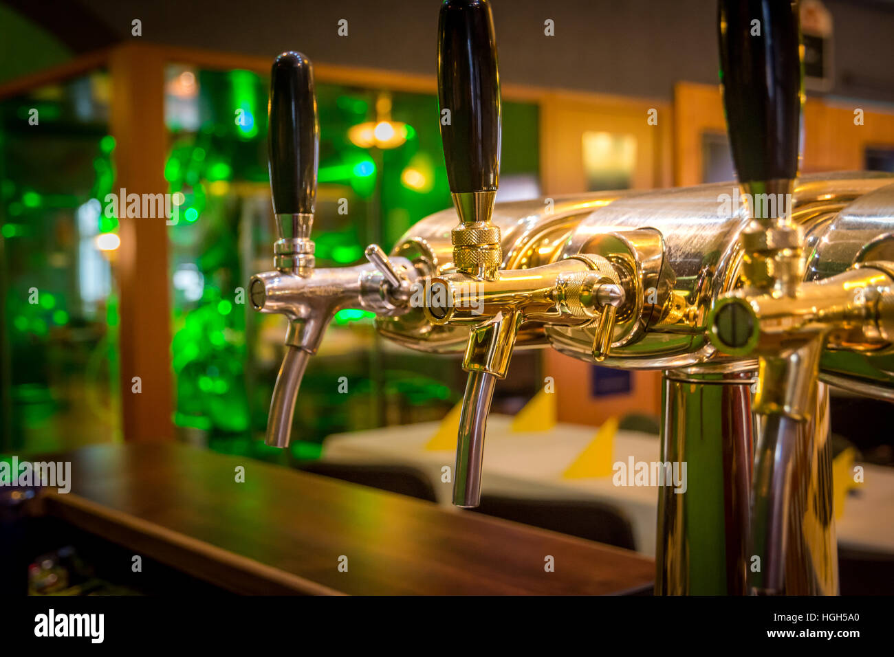Draught bar hi-res stock photography and images - Alamy