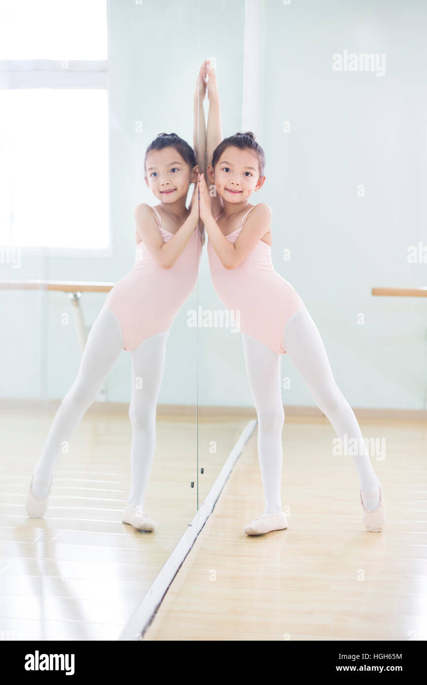 Little ballet dancer Stock Photo - Alamy