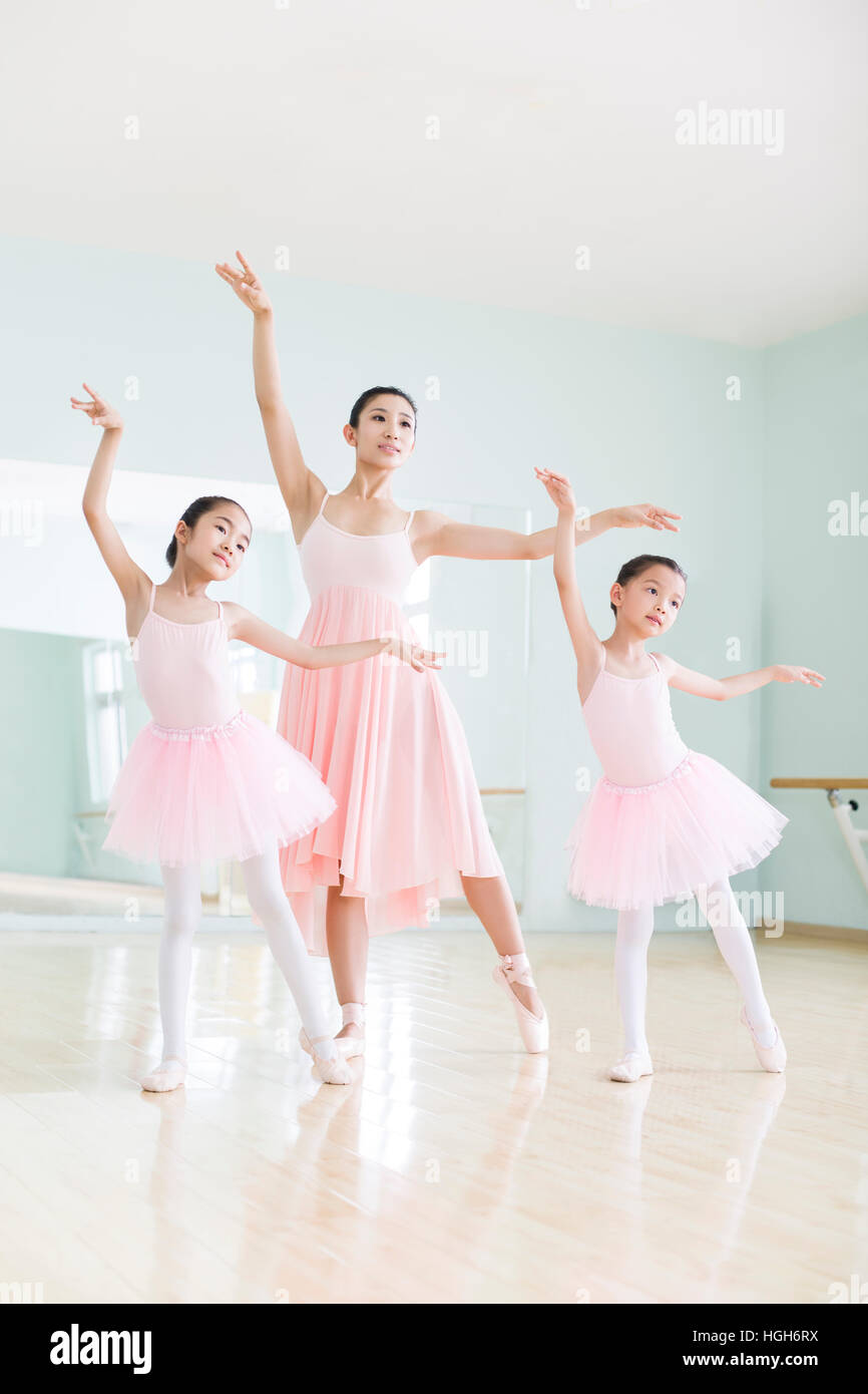 Ballet teacher and student hi-res stock photography and images - Alamy