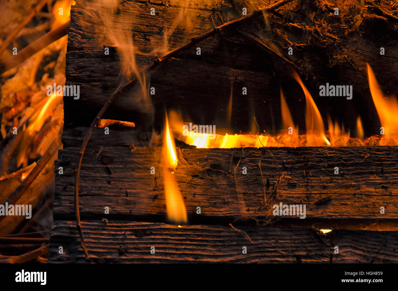 Fire wood engulfed in flames hi-res stock photography and images - Alamy