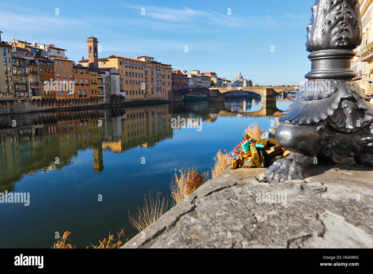 Arno bridge over the arno hi-res stock photography and images - Alamy