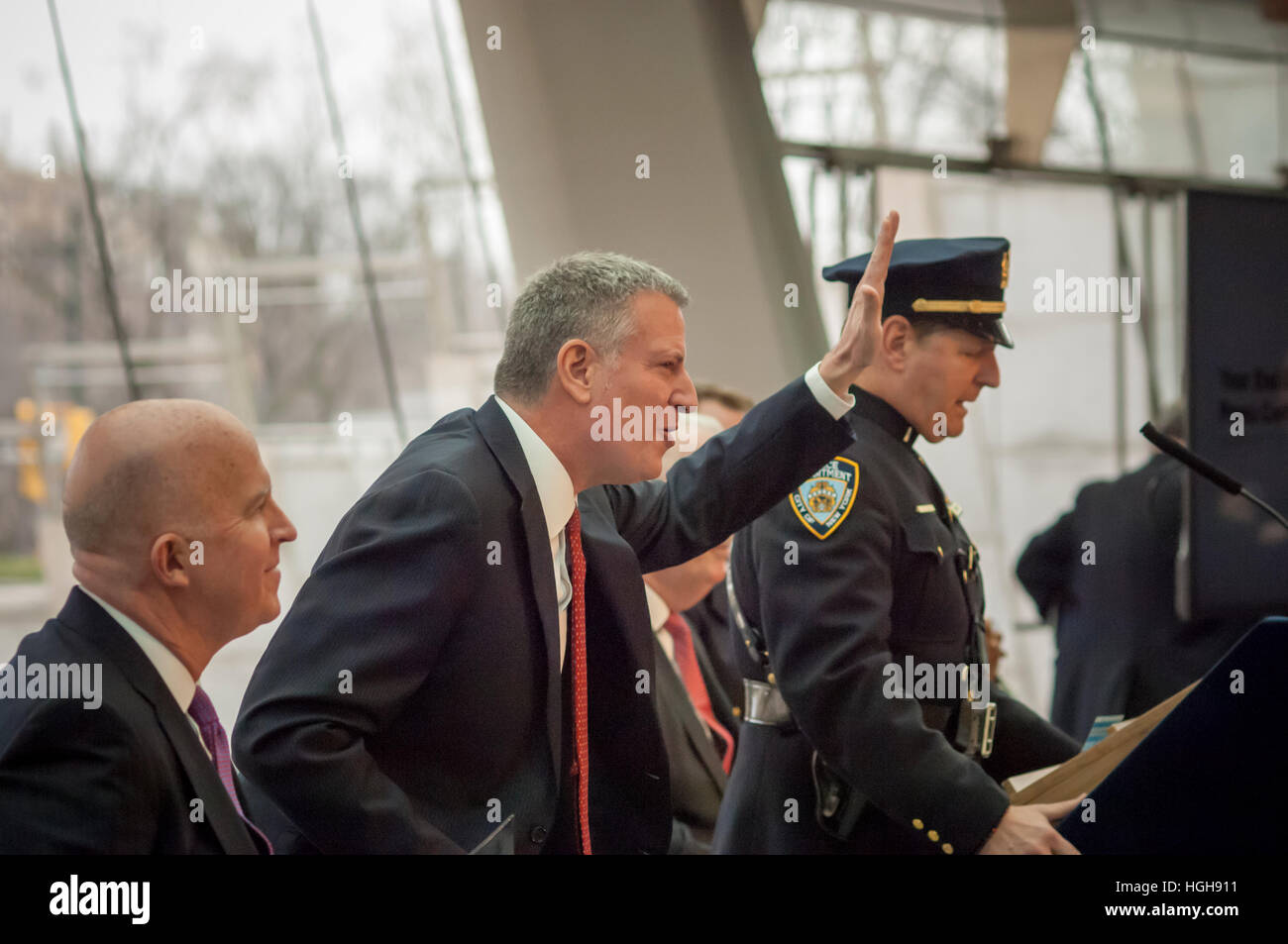 New York Mayor Bill de Blasio, right, and NYPD Commissioner James O ...