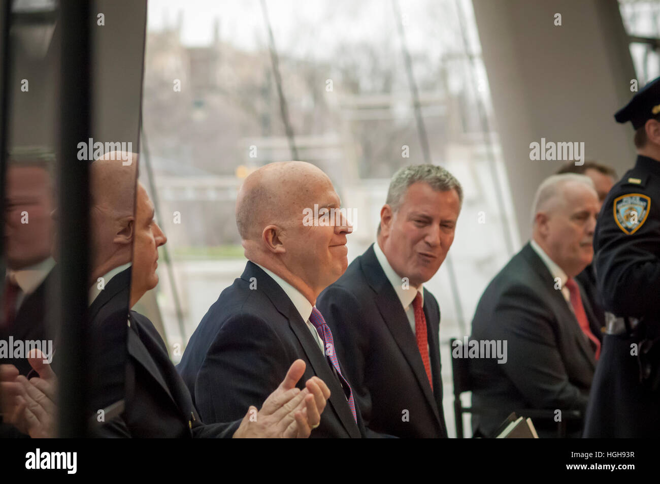 New York Mayor Bill de Blasio, right, and NYPD Commissioner James O ...