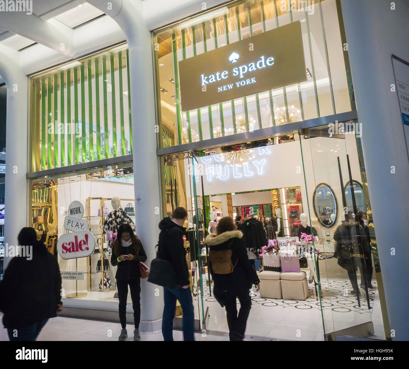 The Kate Spade store in the World Trade Center Transportation Hub ...