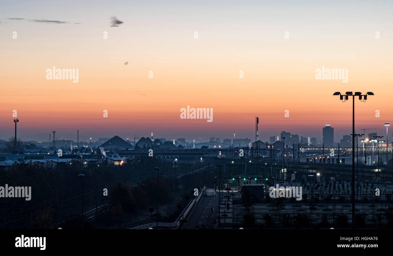 Milan skyline illustration hi-res stock photography and images - Alamy