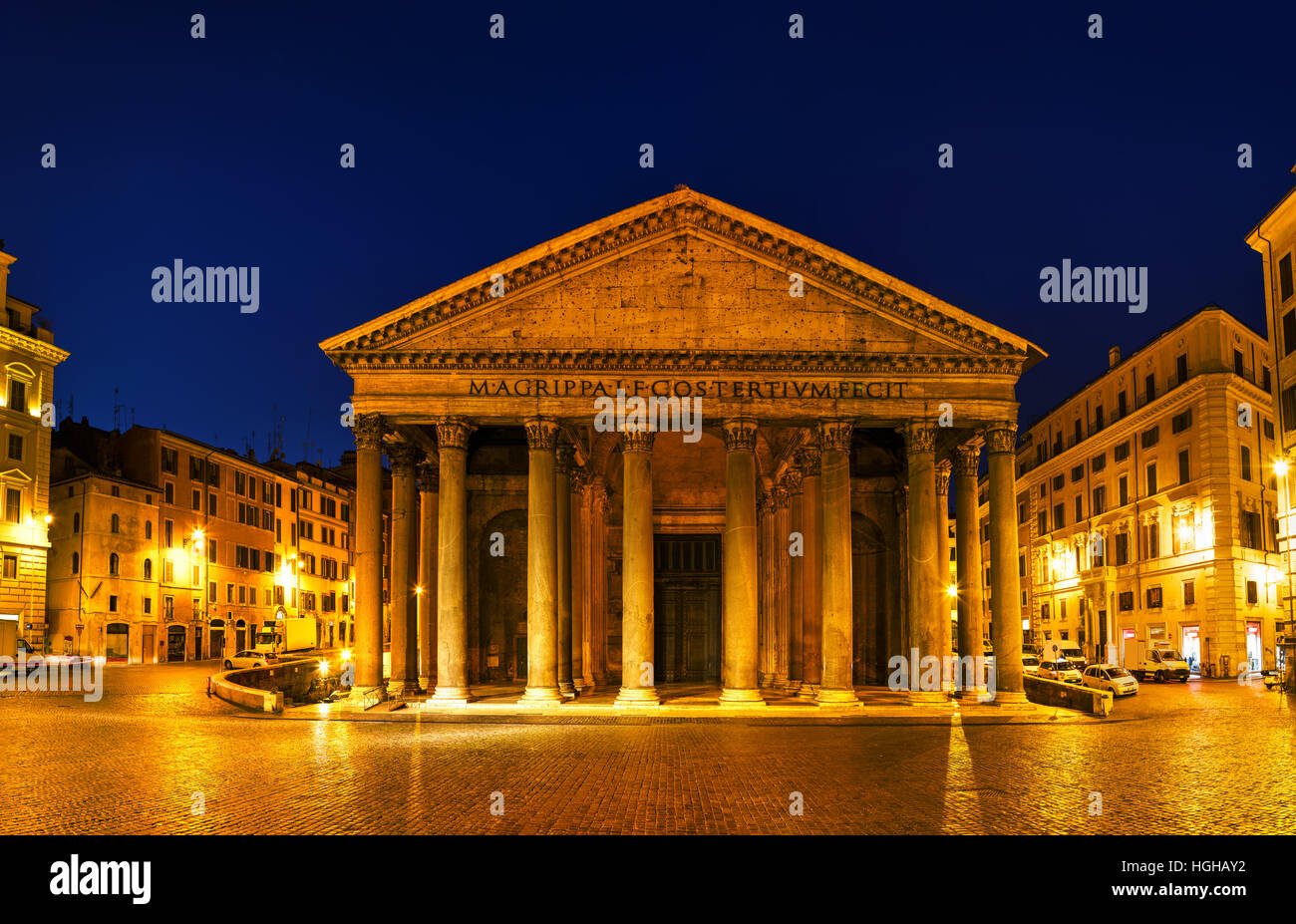 Pantheon at the Piazza della Rotonda in Rome, Italy Stock Photo - Alamy