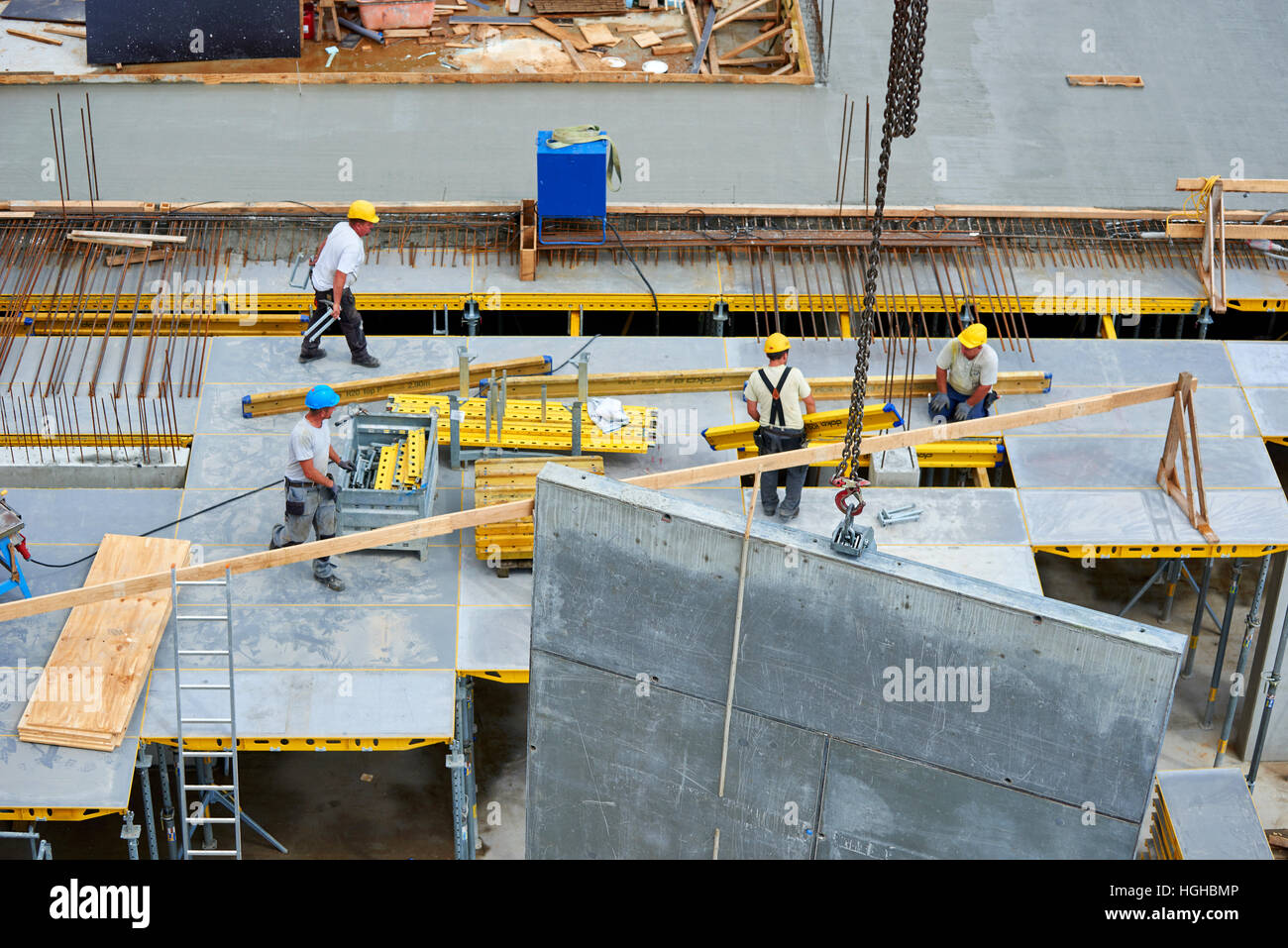 construction worker on construction site Stock Photo - Alamy