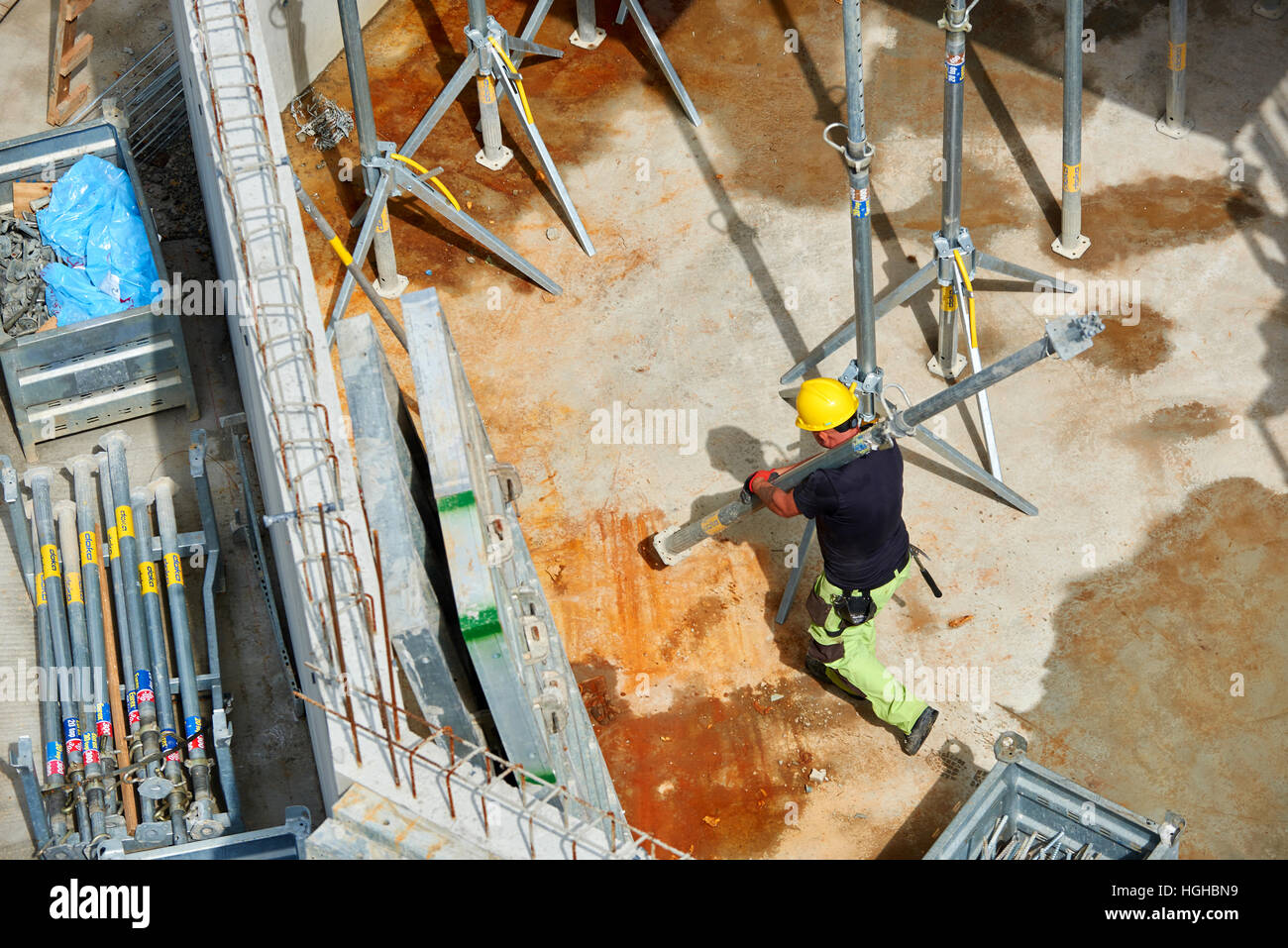 construction worker on construction site Stock Photo - Alamy