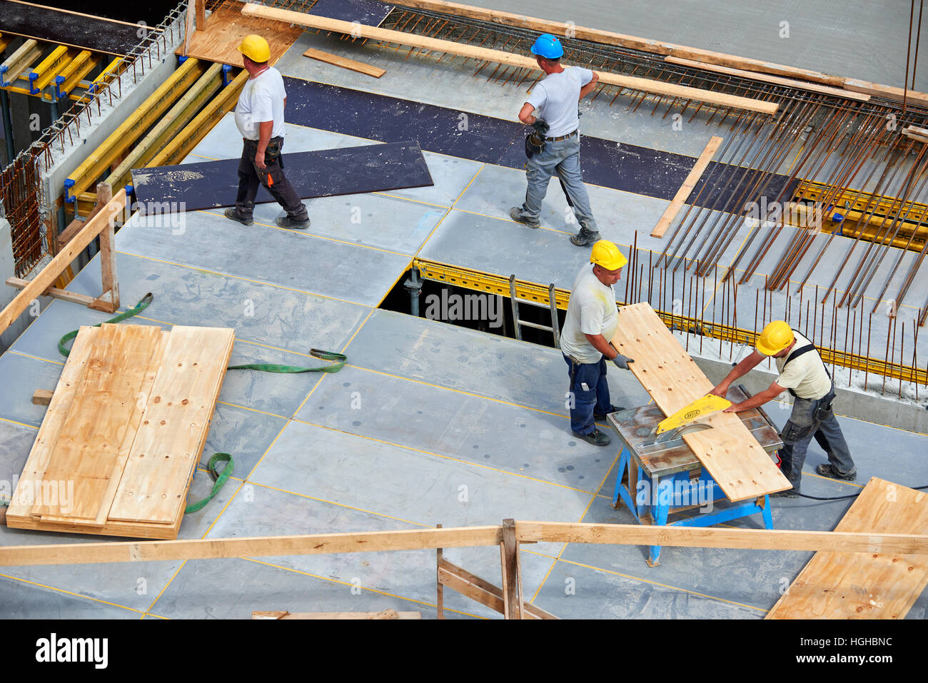 construction worker on construction site Stock Photo - Alamy