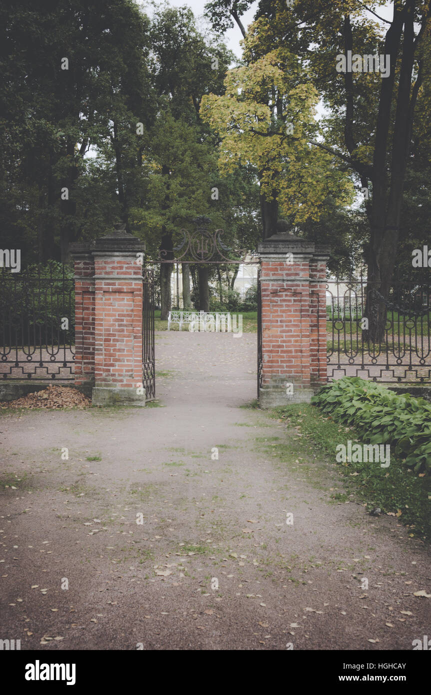 Old iron gates hi-res stock photography and images - Alamy