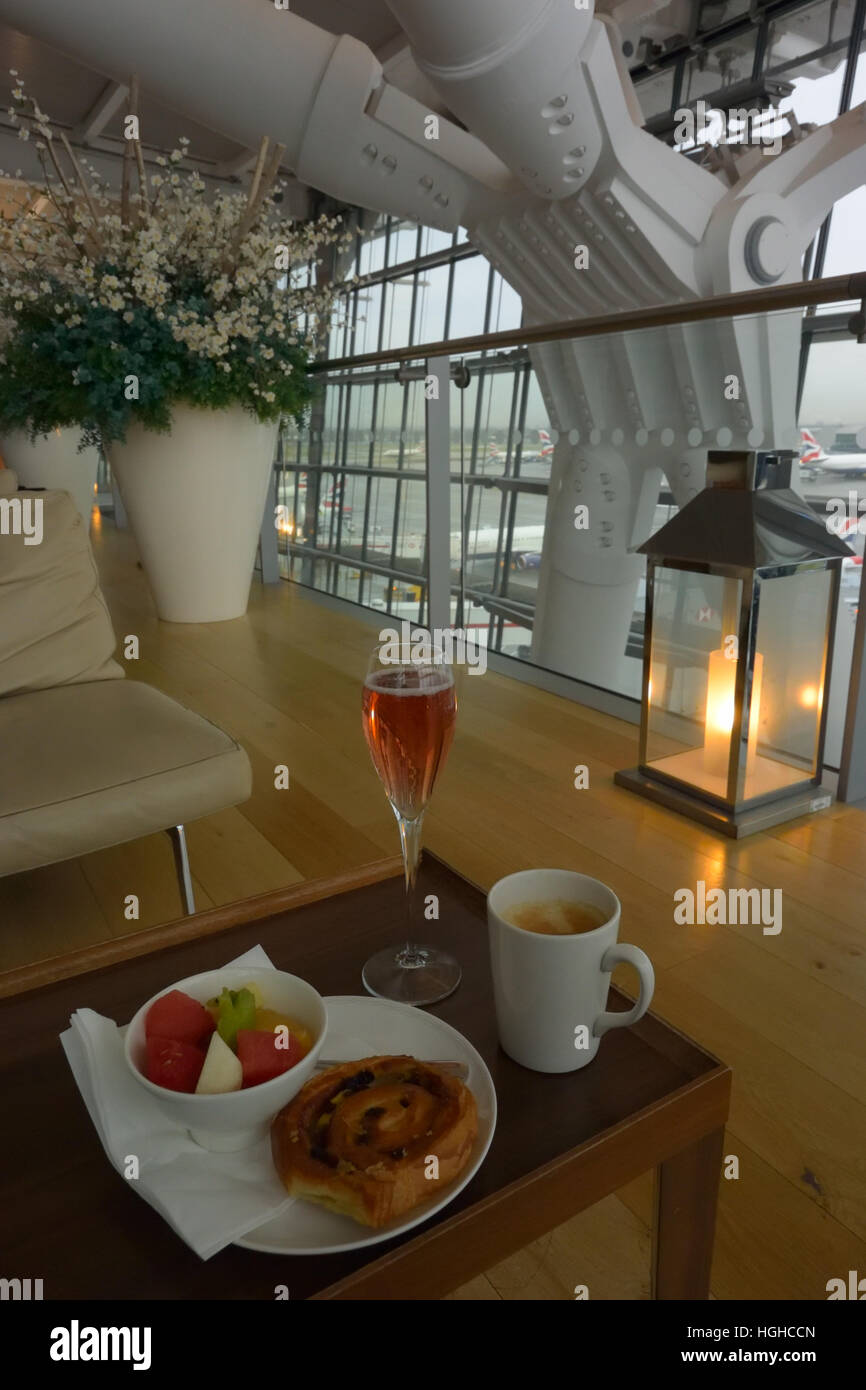 British airways club lounge hi-res stock photography and images - Alamy