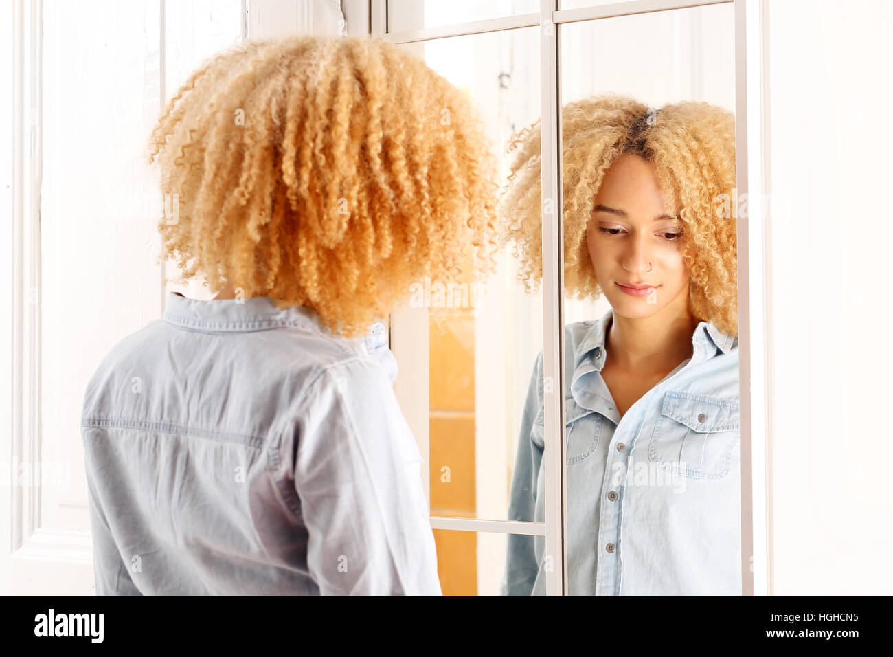 Teenager mirror sad hi-res stock photography and images - Alamy
