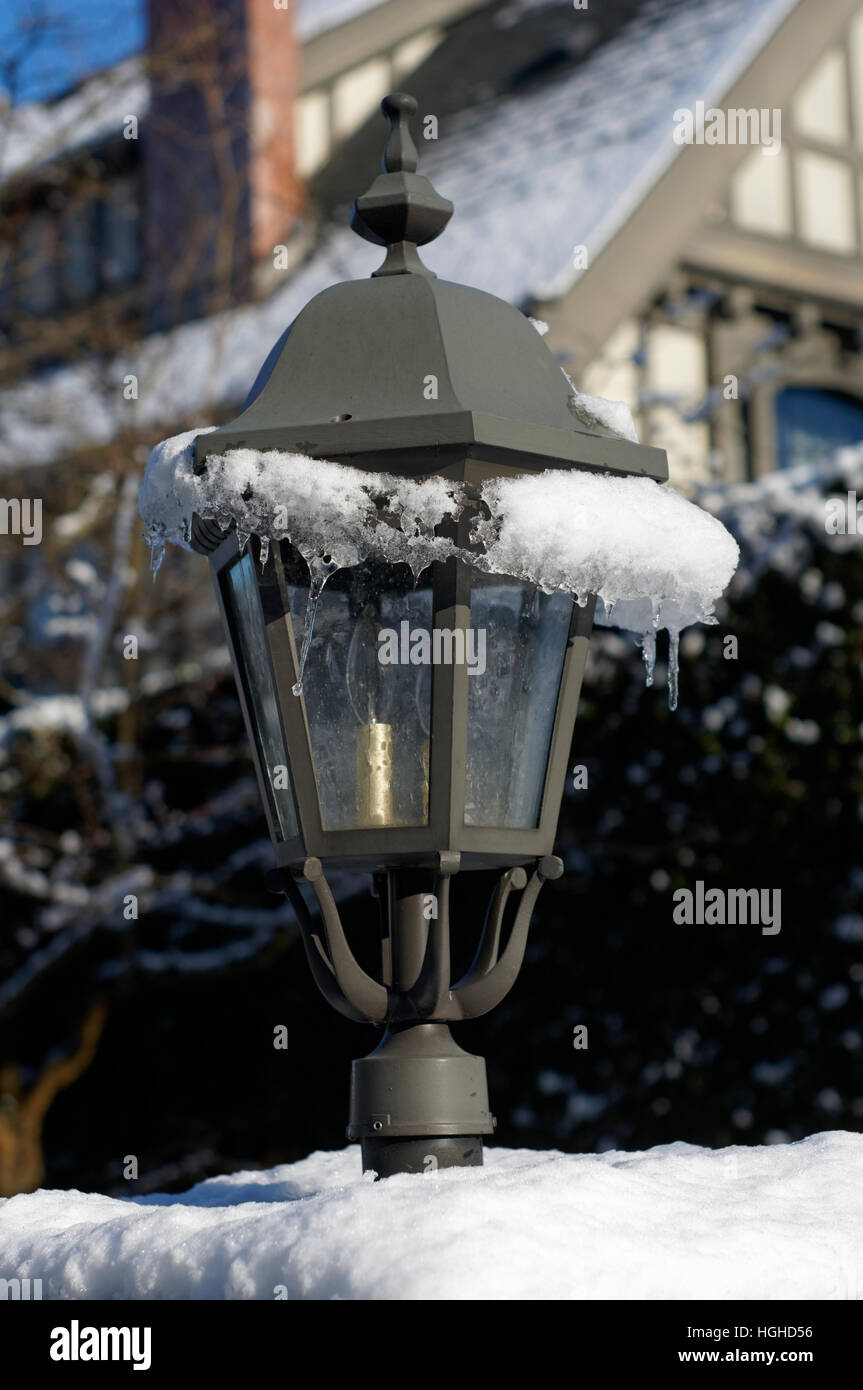Lanterns snow hi-res stock photography and images - Alamy