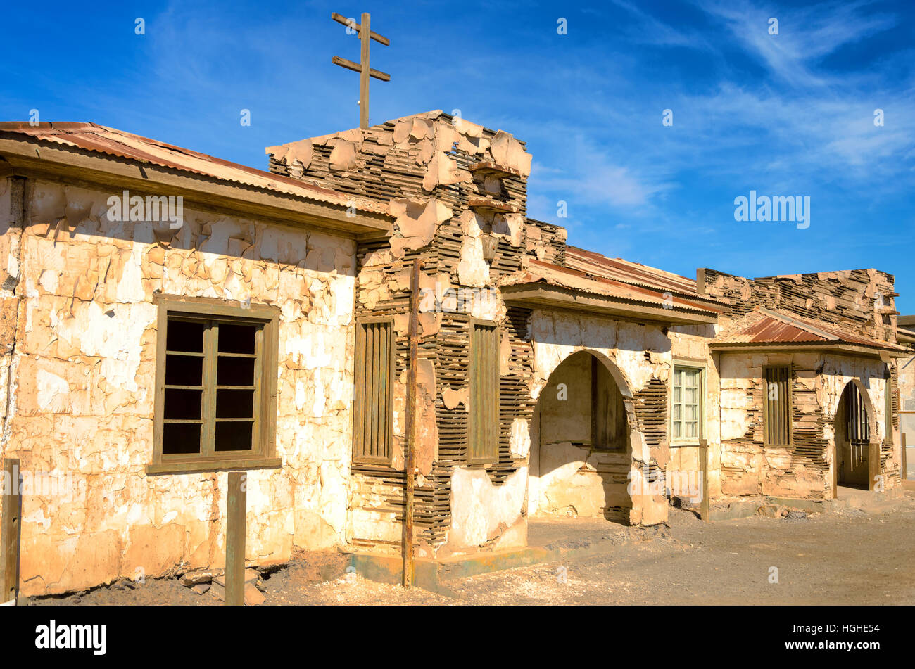 Ruins of houses in Humberstone, Chile Stock Photo - Alamy
