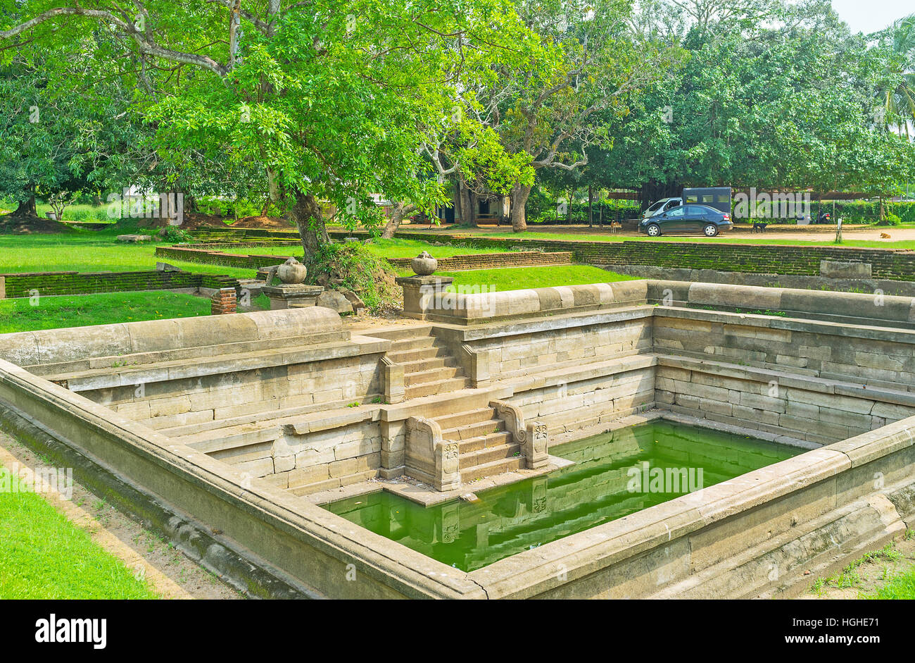 The area of Jetavana Vihara complex includes many ancient objects ...