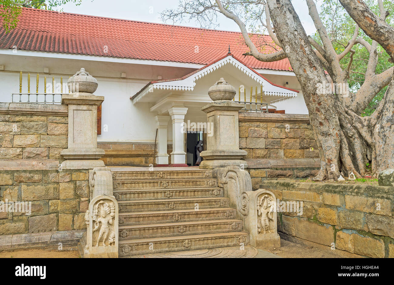 Anuradhapura maha viharaya hi-res stock photography and images - Alamy