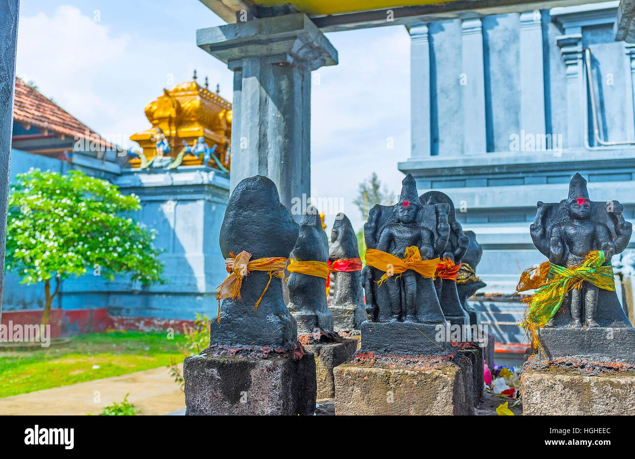 Small hindu shrine ganesha hi-res stock photography and images - Alamy