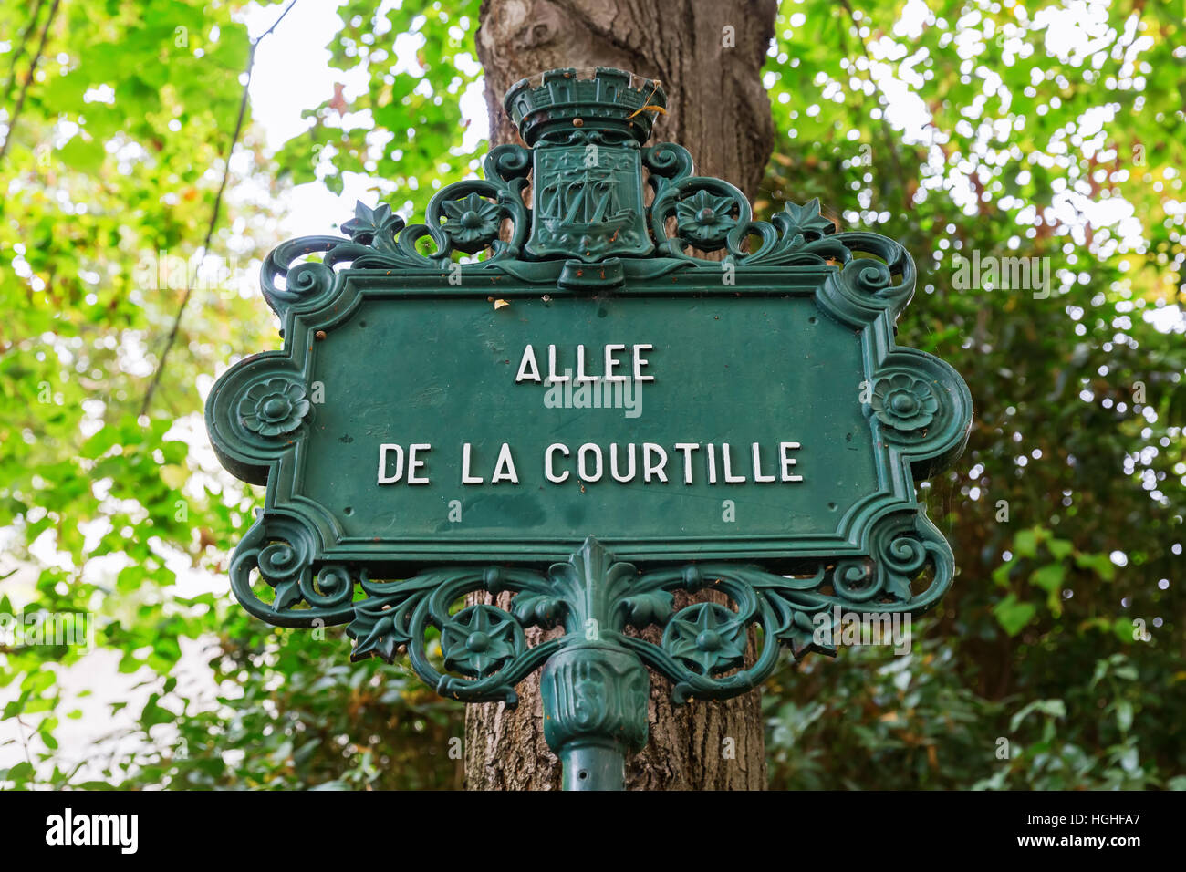 picture of an antique street sign in Paris, France Stock Photo - Alamy