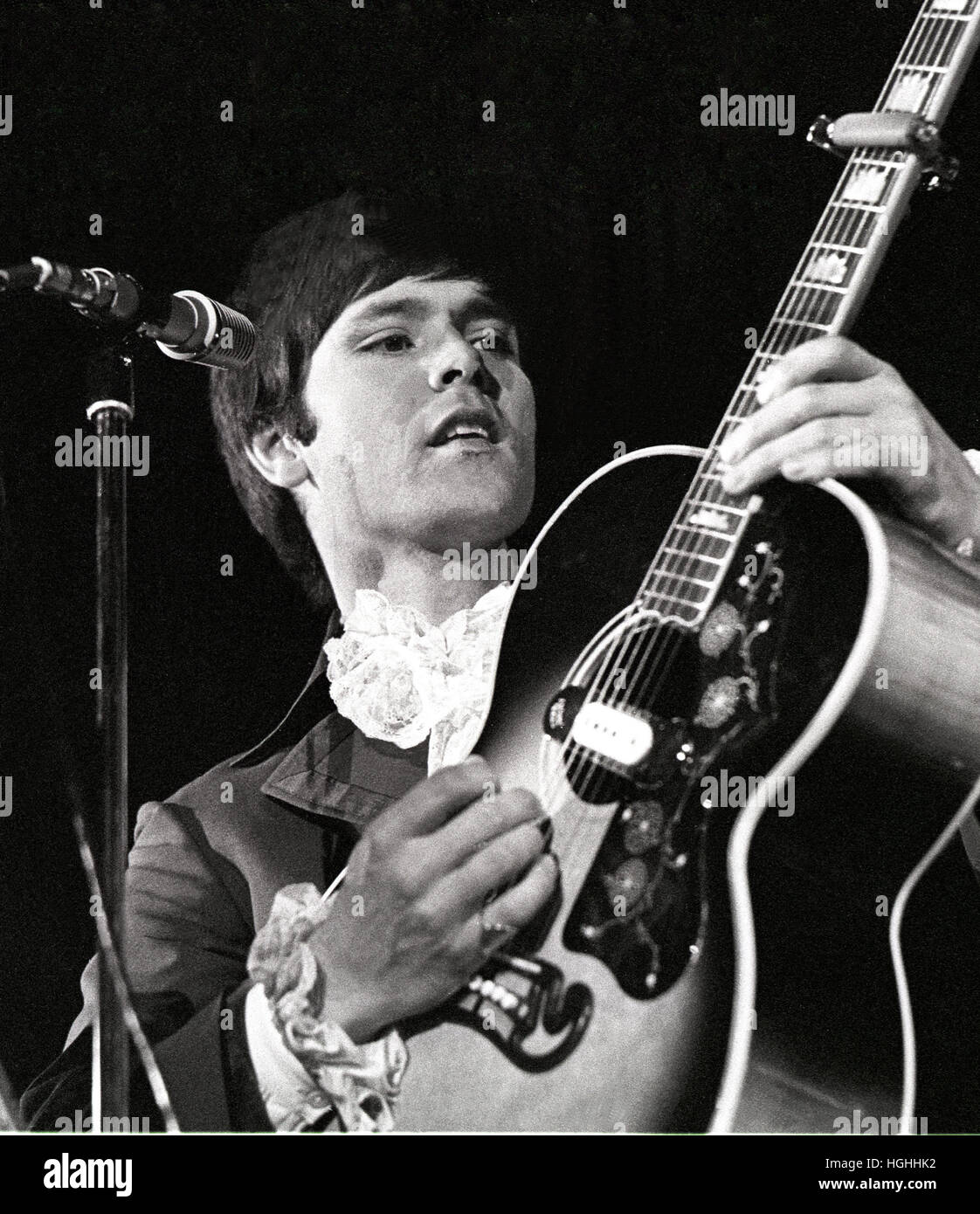 Singer actor cliff richard hi-res stock photography and images - Alamy