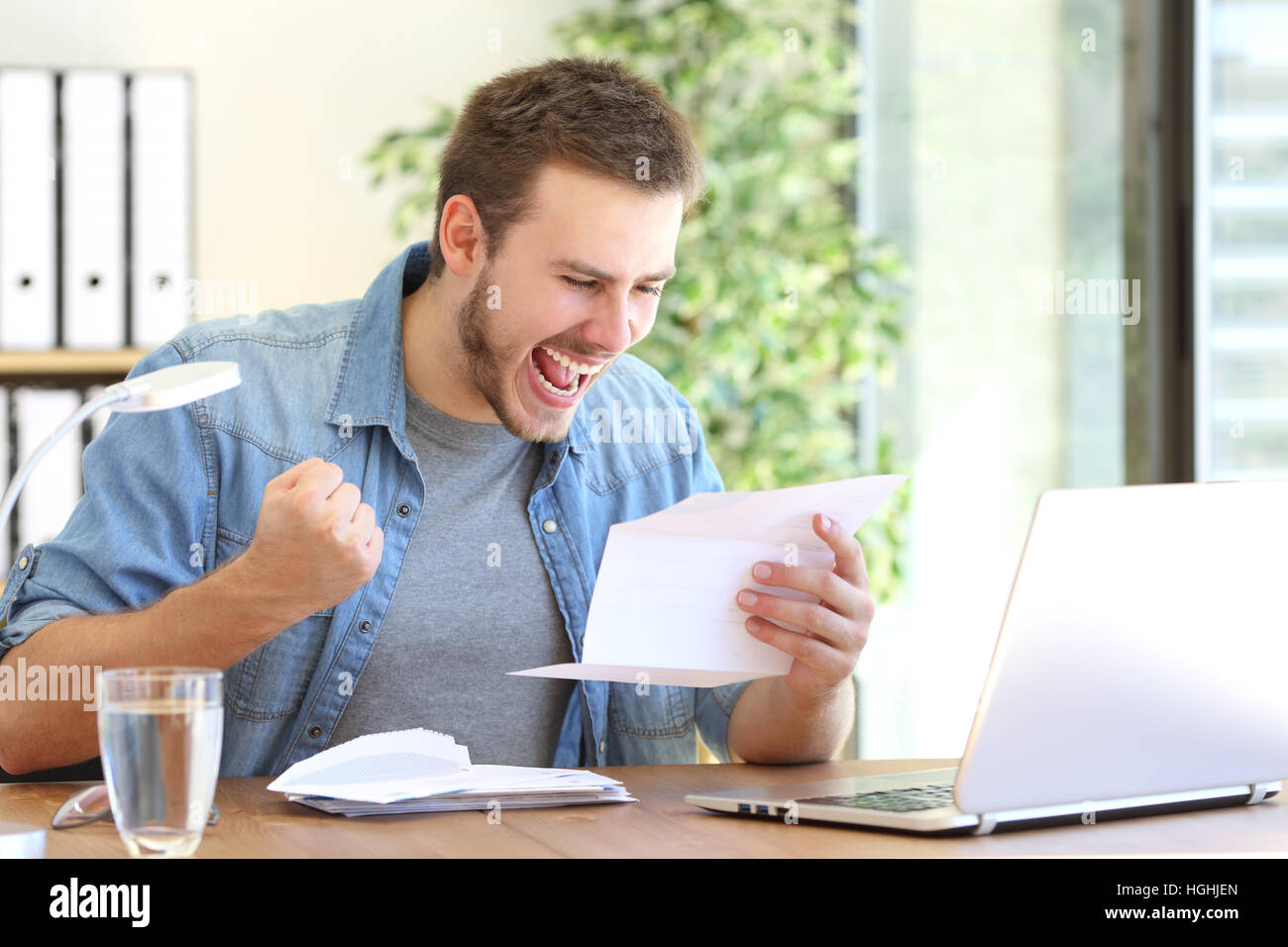 Job offer letter hi-res stock photography and images - Alamy