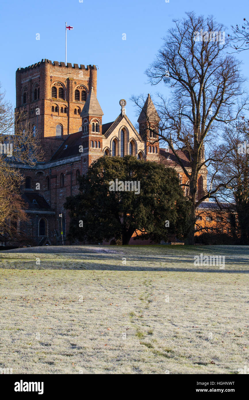 A view of the historic St. Albans Cathedral in Hertfordshire, England ...