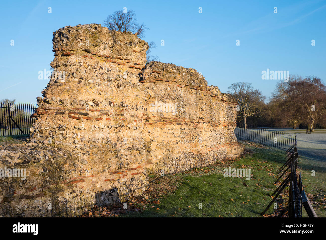 St albans roman wall hi-res stock photography and images - Alamy