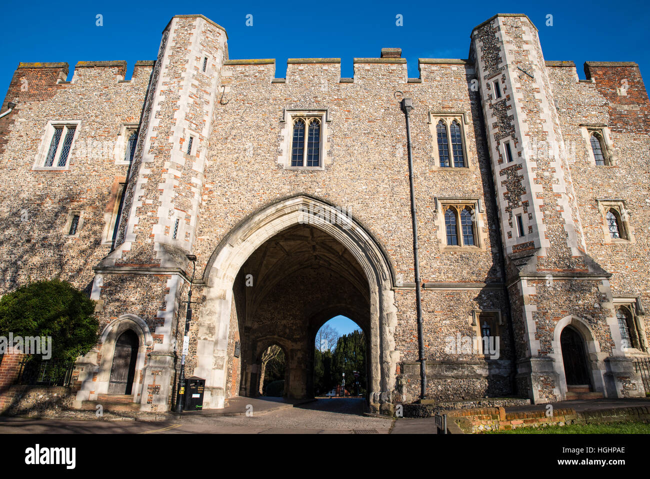 Abbey great gateway to monastery st albans hi-res stock photography and ...