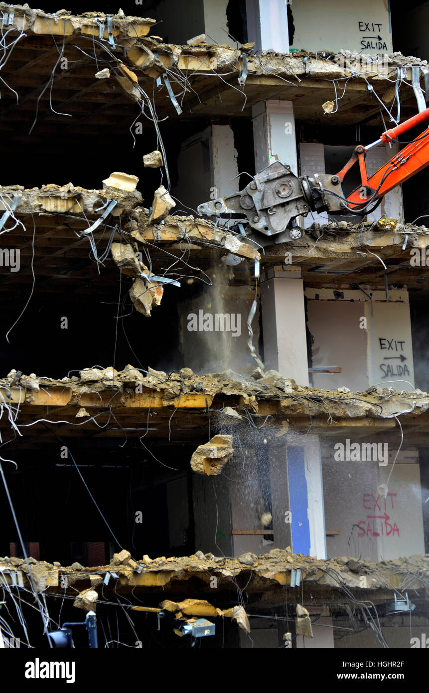 Collapsing building hi-res stock photography and images - Alamy