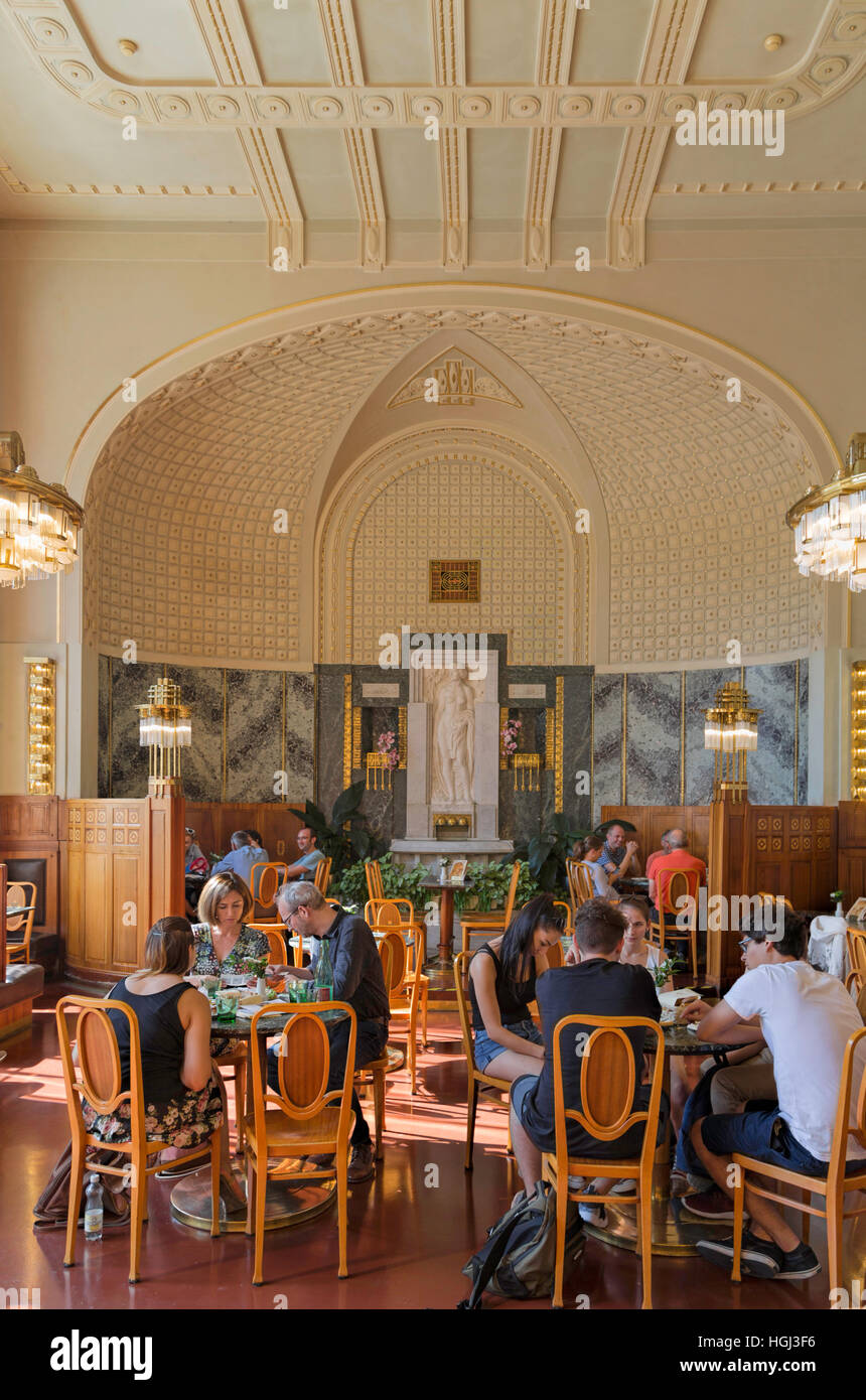 Secessionist art nouveau style hi-res stock photography and images - Alamy