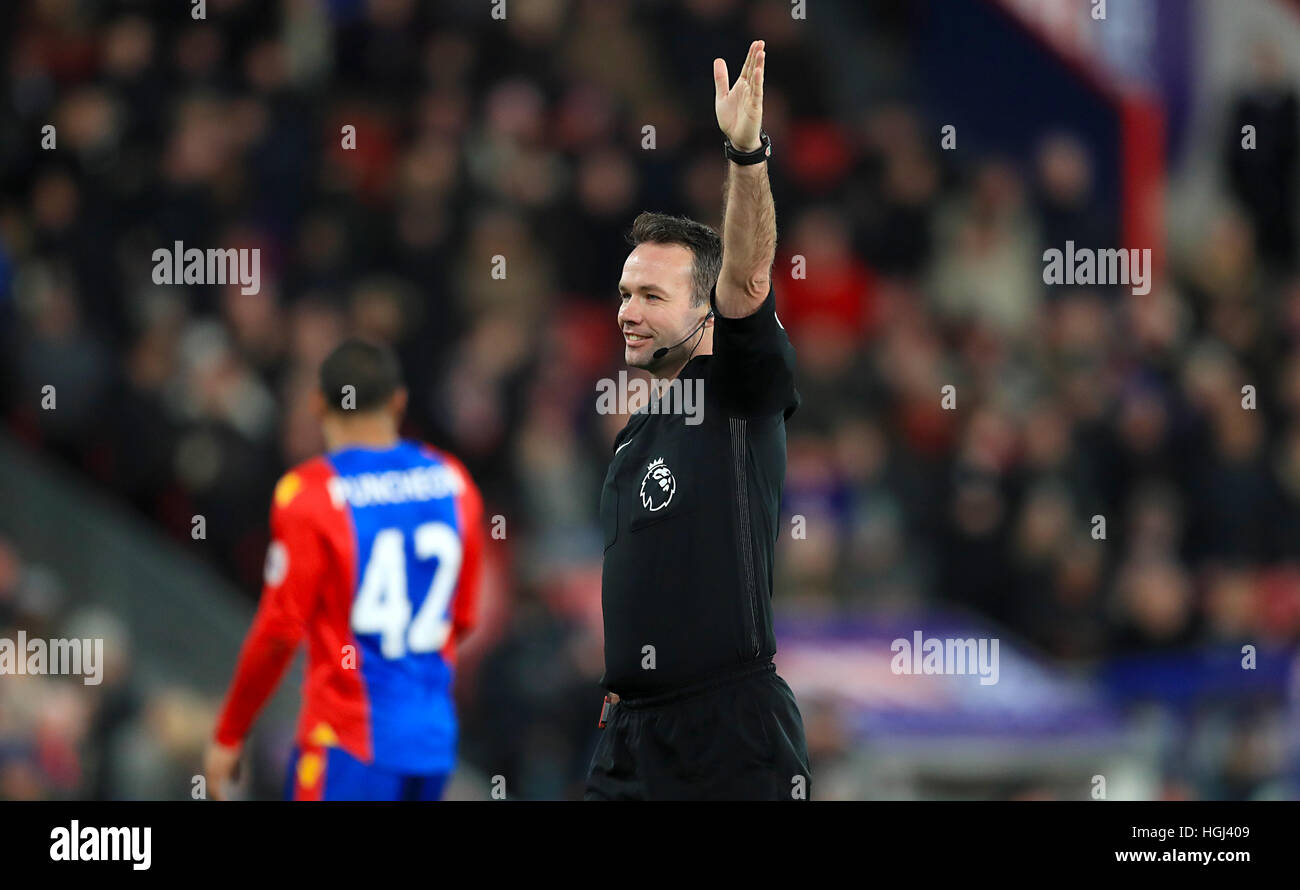 Referee Paul Tierney Stock Photo - Alamy