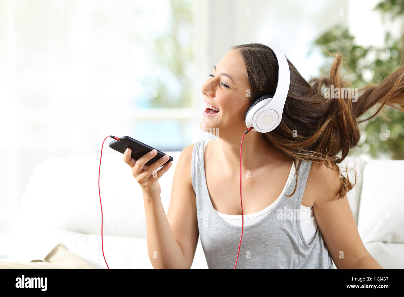 Smart singer hi-res stock photography and images - Alamy