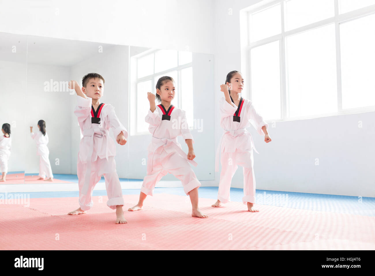 Little children practicing Tae Kwon Do Stock Photo - Alamy