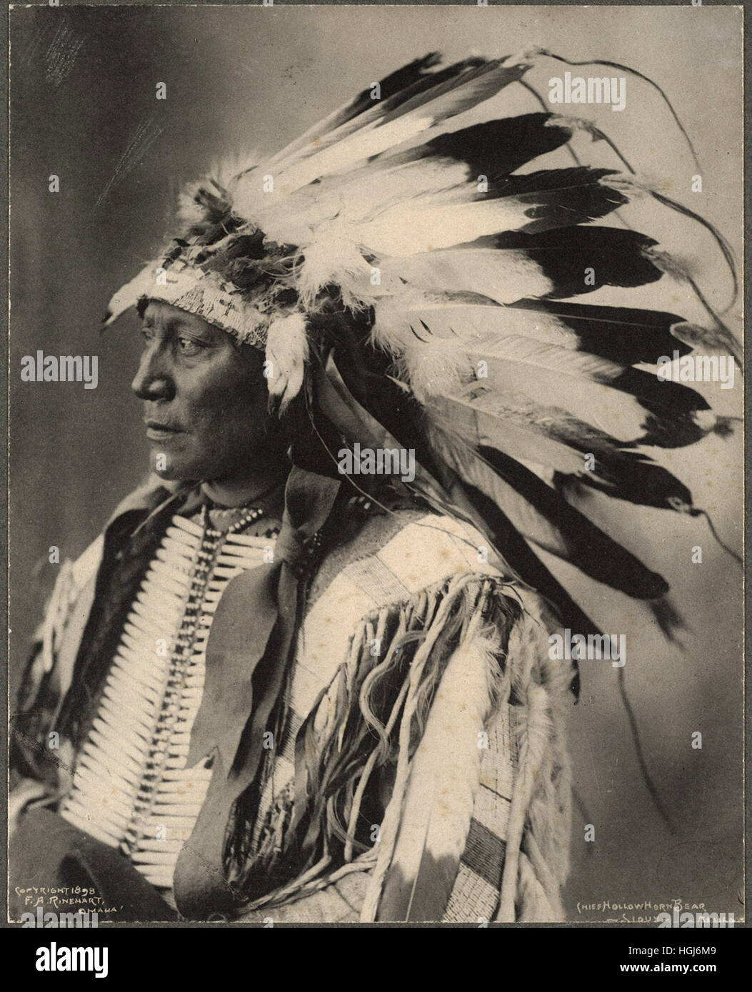 Chief Hollow Horn Bear, Sioux - 1898 Indian Congress - Photo : Frank A ...