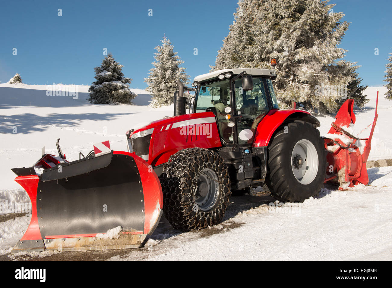 Tractor removing snow in hi-res stock photography and images - Alamy
