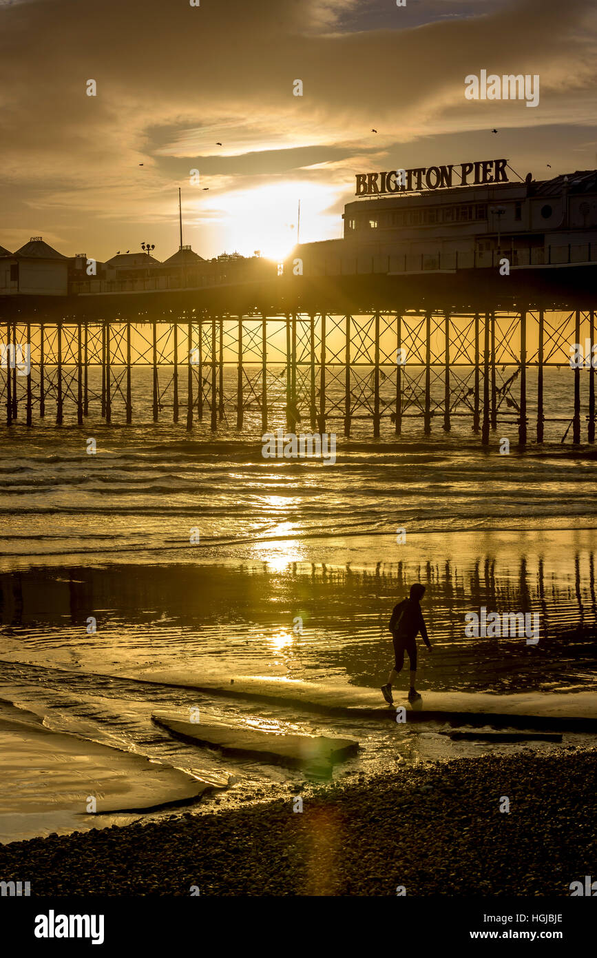 Sunset seaside hi-res stock photography and images - Alamy