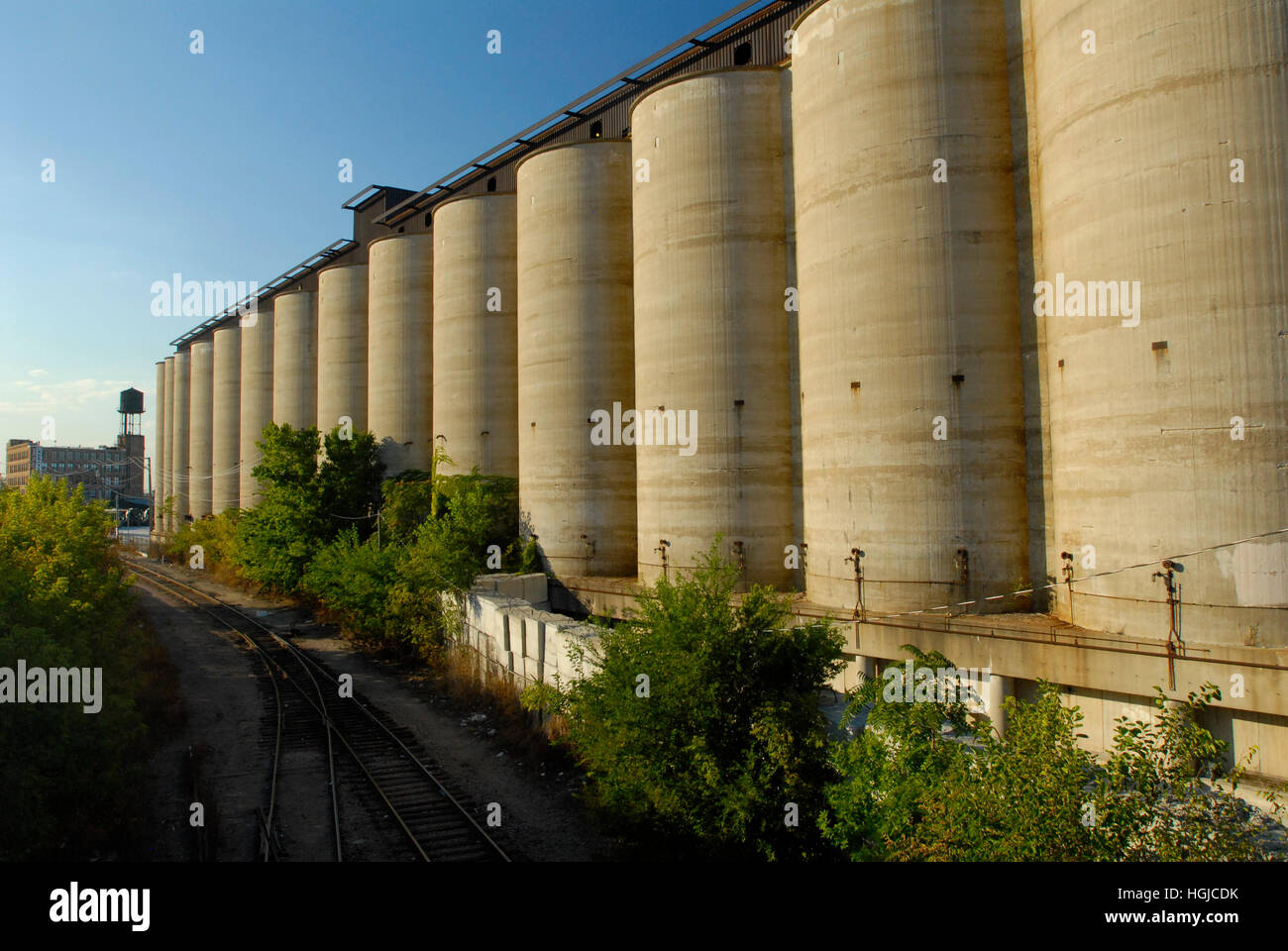 "Prairie Material" concrete plant, yard 32 near downtown Chicago ...