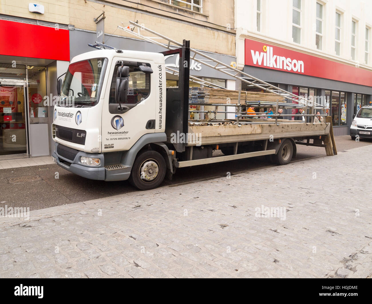 Scaffold lorry hi-res stock photography and images - Alamy